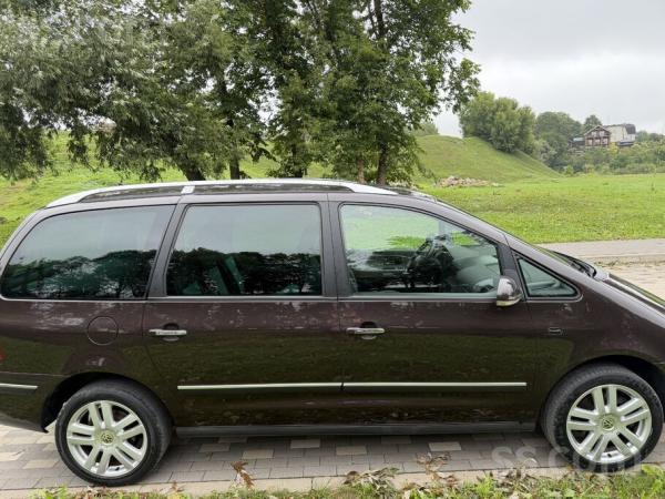 Sarkans Volkswagen Sharan 2007 Rēzekne, ar dzinēja tilpumu 2.00 L un nobraukumu 0 tūkst. km par 4250 €, foto 10 vietnē AUTOMOTO.COM.LV