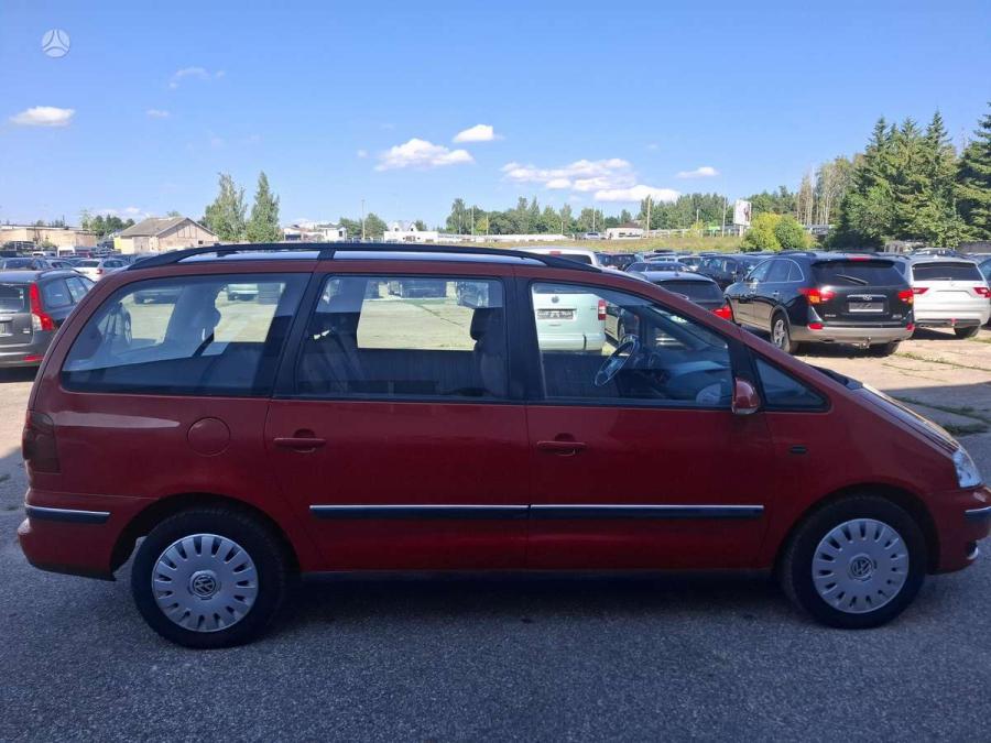 Sarkans Volkswagen Sharan 2009 Utena, ar dzinēja tilpumu 1.97 L un nobraukumu 240 tūkst. km par 2750 €, foto 7 vietnē AUTOMOTO.COM.LV