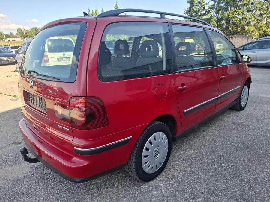 Sarkans Volkswagen Sharan 2009 Utena, ar dzinēja tilpumu 1.97 L un nobraukumu 240 tūkst. km par 2750 €, foto 8 vietnē AUTOMOTO.COM.LV