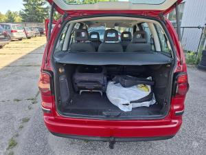 Sarkans Volkswagen Sharan 2009 Utena, ar dzinēja tilpumu 1.97 L un nobraukumu 240 tūkst. km par 2750 €, foto 10 vietnē AUTOMOTO.COM.LV