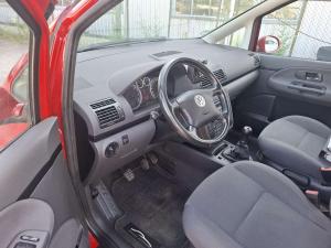 Sarkans Volkswagen Sharan 2009 Utena, ar dzinēja tilpumu 1.97 L un nobraukumu 240 tūkst. km par 2750 €, foto 13 vietnē AUTOMOTO.COM.LV