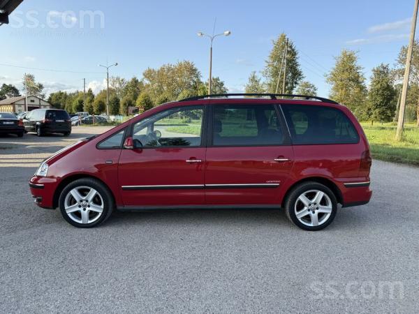 Sarkans Volkswagen Sharan 2009 Ogre, ar dzinēja tilpumu 2.00 L un nobraukumu 279 tūkst. km par 4799 €, foto 3 vietnē AUTOMOTO.COM.LV