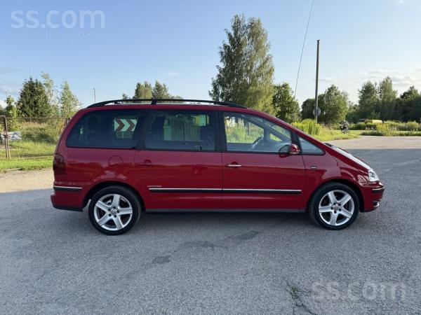 Sarkans Volkswagen Sharan 2009 Ogre, ar dzinēja tilpumu 2.00 L un nobraukumu 279 tūkst. km par 4799 €, foto 4 vietnē AUTOMOTO.COM.LV