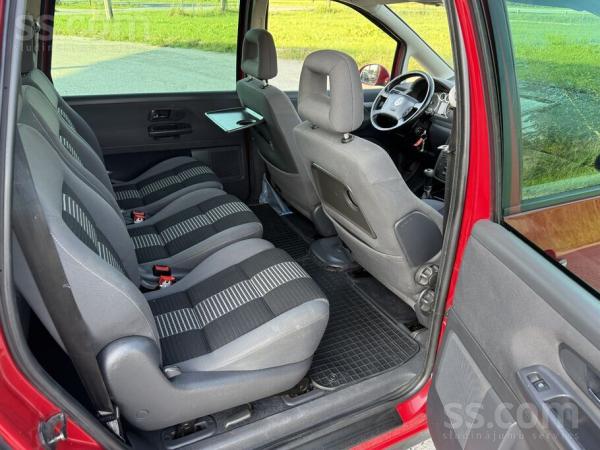 Sarkans Volkswagen Sharan 2009 Ogre, ar dzinēja tilpumu 2.00 L un nobraukumu 279 tūkst. km par 4799 €, foto 9 vietnē AUTOMOTO.COM.LV