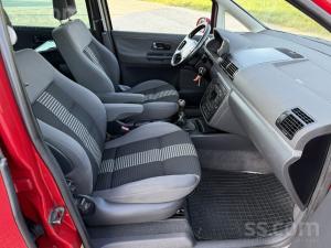 Red Volkswagen Sharan 2009 in Ogre, with an engine capacity of 2.00 L and mileage of 279 thousand km for 4799 €, photo 13 on AUTOMOTO.COM.LV