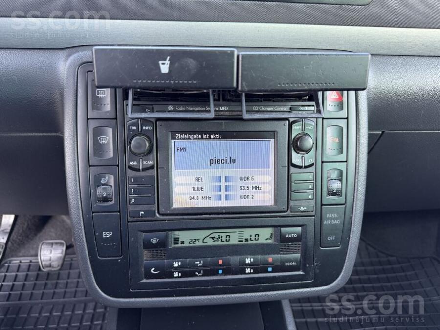 Red Volkswagen Sharan 2009 in Ogre, with an engine capacity of 2.00 L and mileage of 279 thousand km for 4799 €, photo 18 on AUTOMOTO.COM.LV