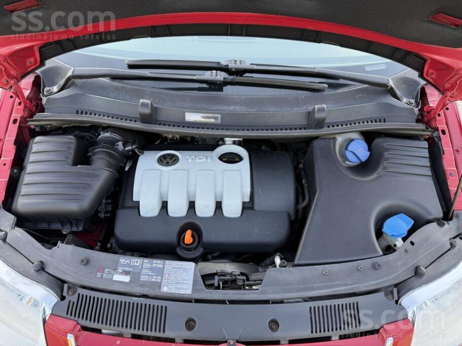Red Volkswagen Sharan 2009 in Ogre, with an engine capacity of 2.00 L and mileage of 279 thousand km for 4799 €, photo 20 on AUTOMOTO.COM.LV