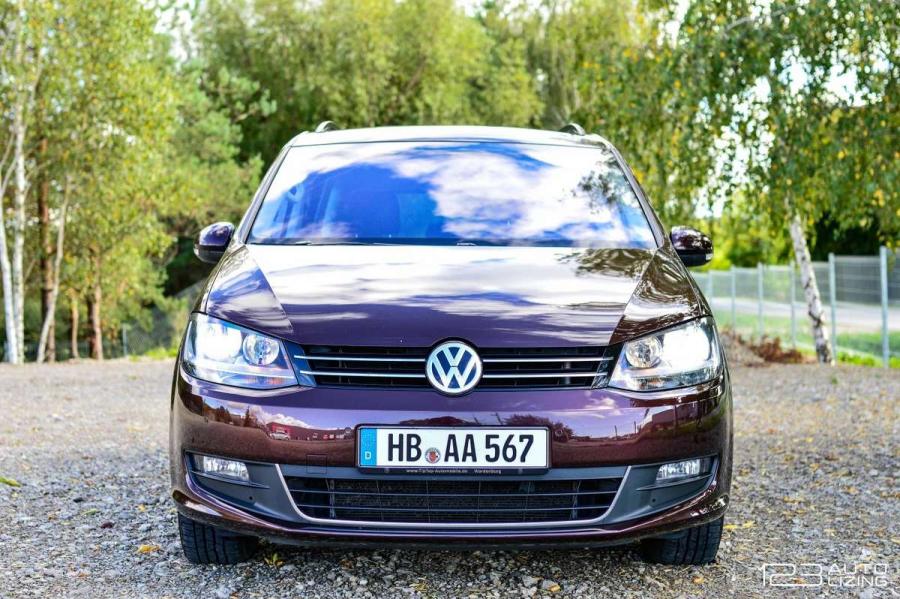 Red Volkswagen Sharan 2018 in Kretinga, with an engine capacity of 2.00 L and mileage of 278 thousand km for 13650 €, photo 4 on AUTOMOTO.COM.LV