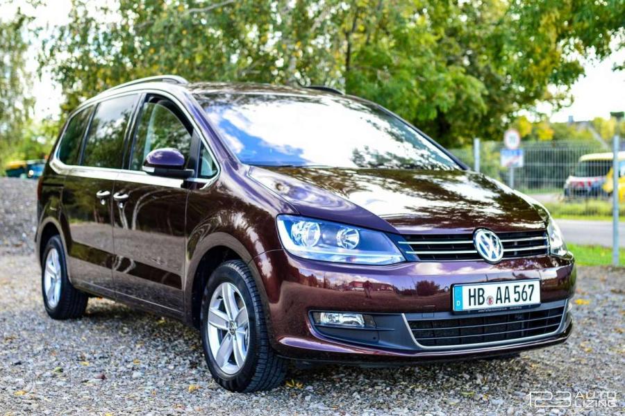 Red Volkswagen Sharan 2018 in Kretinga, with an engine capacity of 2.00 L and mileage of 278 thousand km for 13650 €, photo 5 on AUTOMOTO.COM.LV
