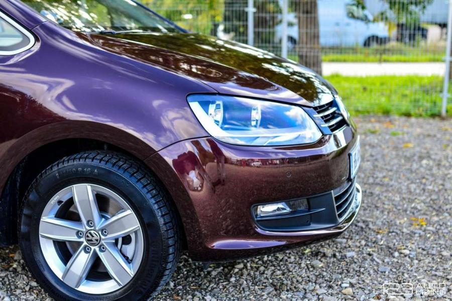 Red Volkswagen Sharan 2018 in Kretinga, with an engine capacity of 2.00 L and mileage of 278 thousand km for 13650 €, photo 6 on AUTOMOTO.COM.LV