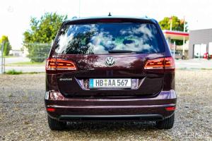 Red Volkswagen Sharan 2018 in Kretinga, with an engine capacity of 2.00 L and mileage of 278 thousand km for 13650 €, photo 8 on AUTOMOTO.COM.LV