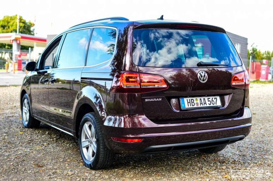 Red Volkswagen Sharan 2018 in Kretinga, with an engine capacity of 2.00 L and mileage of 278 thousand km for 13650 €, photo 9 on AUTOMOTO.COM.LV
