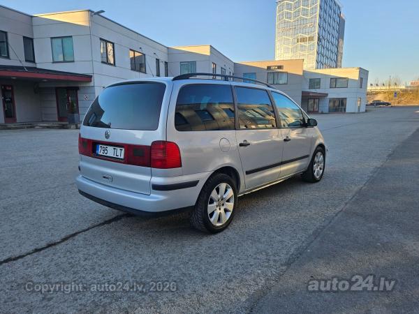 Volkswagen Sharan 2003 Tallina, ar dzinēja tilpumu 1.90 L un nobraukumu 450 tūkst. km par 1799 €, foto 4 vietnē AUTOMOTO.COM.LV