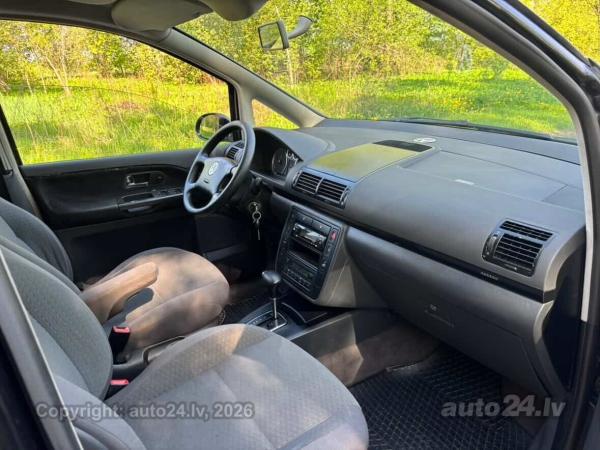 Volkswagen Sharan 2004 Narva, ar dzinēja tilpumu 1.90 L un nobraukumu 300 tūkst. km par 1600 €, foto 8 vietnē AUTOMOTO.COM.LV
