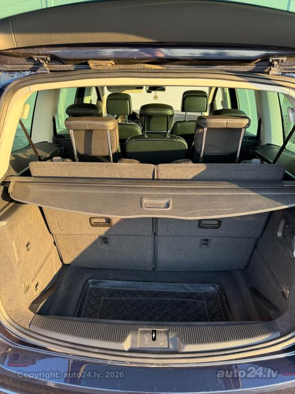Volkswagen Sharan 2015 in Tallinn, with an engine capacity of 2.00 L and mileage of 237 thousand km for 16450 €, photo 10 on AUTOMOTO.COM.LV