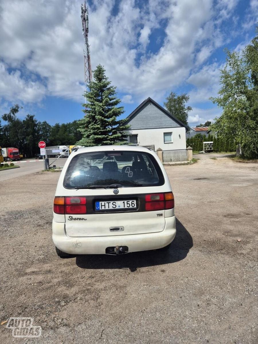 Белый Фольксваген Шаран 1998 в Клайпеда, объемом двигателя 1.90 л и пробегом 365 тыс. км за 700 €, фото 3 на AUTOMOTO.COM.LV