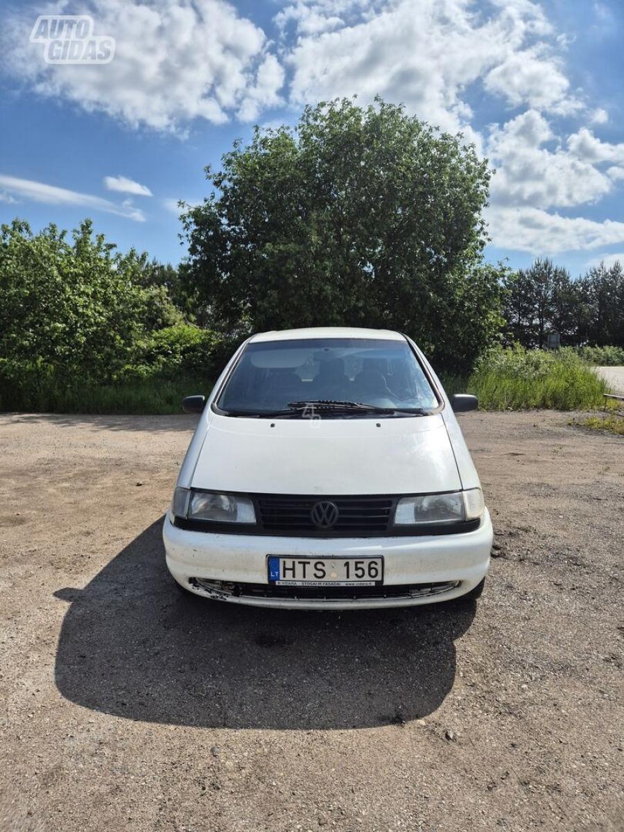 Белый Фольксваген Шаран 1998 в Клайпеда, объемом двигателя 1.90 л и пробегом 365 тыс. км за 700 €, фото 5 на AUTOMOTO.COM.LV