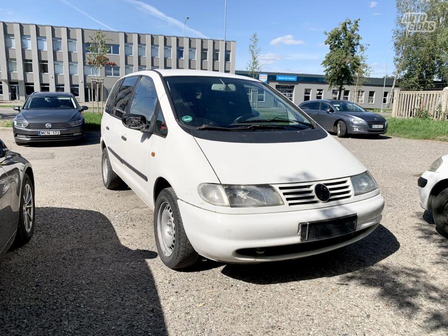 Balts Volkswagen Sharan 1999 Panevēža, ar dzinēja tilpumu 1.90 L un nobraukumu 454 tūkst. km par 390 €, foto 3 vietnē AUTOMOTO.COM.LV
