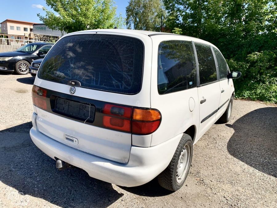 Balts Volkswagen Sharan 1999 Panevēža, ar dzinēja tilpumu 1.90 L un nobraukumu 454 tūkst. km par 390 €, foto 5 vietnē AUTOMOTO.COM.LV
