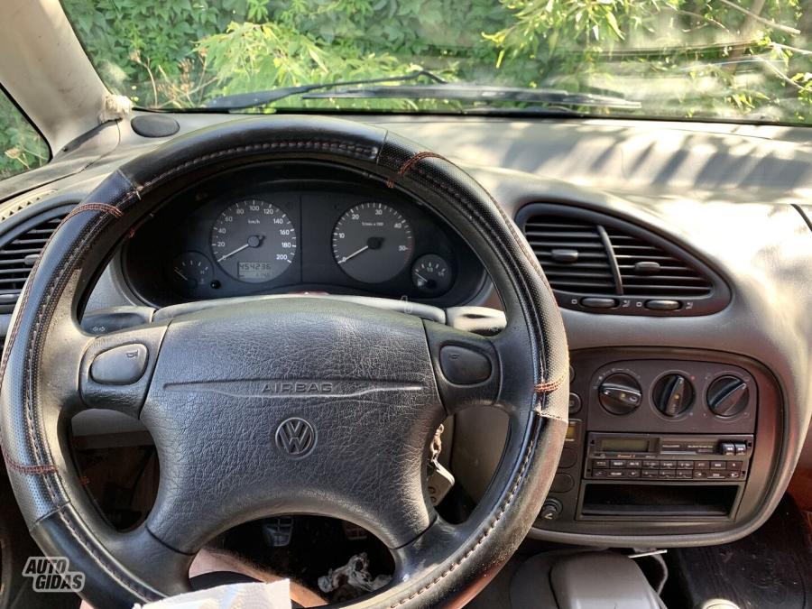 Balts Volkswagen Sharan 1999 Panevēža, ar dzinēja tilpumu 1.90 L un nobraukumu 454 tūkst. km par 390 €, foto 8 vietnē AUTOMOTO.COM.LV