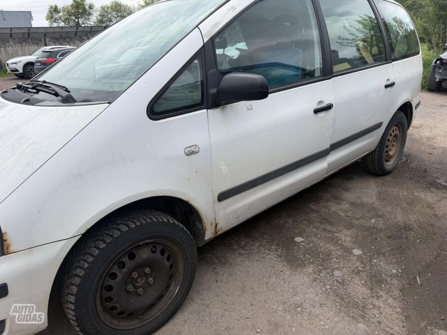 White Volkswagen Sharan 2002 in Prienai, with an engine capacity of 1.90 L and mileage of 225 thousand km for 599 €, photo 3 on AUTOMOTO.COM.LV