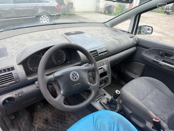 White Volkswagen Sharan 2002 in Prienai, with an engine capacity of 1.90 L and mileage of 225 thousand km for 599 €, photo 7 on AUTOMOTO.COM.LV