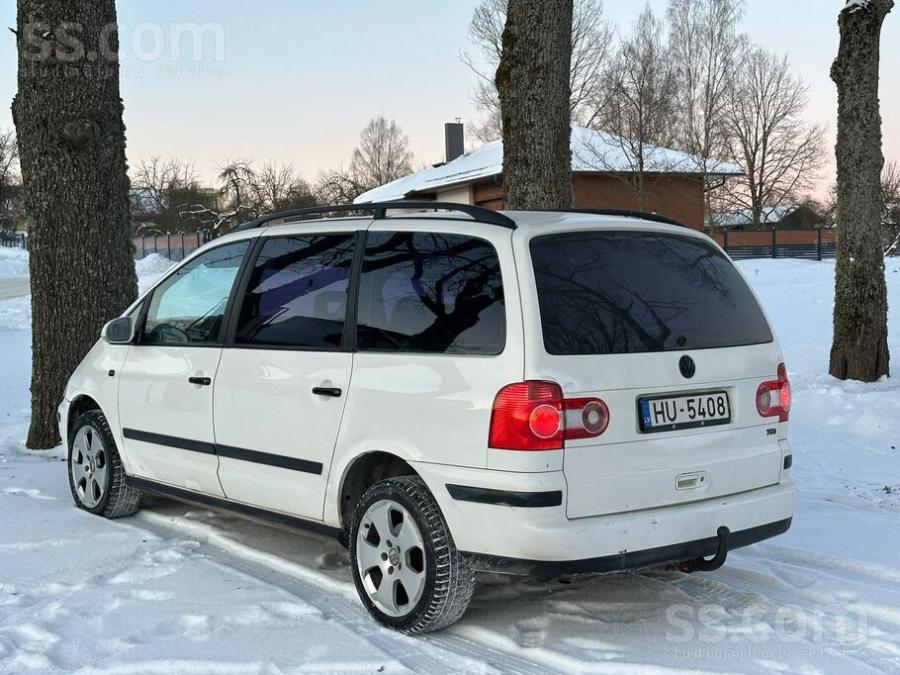 White Volkswagen Sharan 2004 in Madona, with an engine capacity of 1.90 L and mileage of 357 thousand km for 1450 €, photo 4 on AUTOMOTO.COM.LV