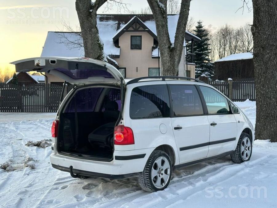 White Volkswagen Sharan 2004 in Madona, with an engine capacity of 1.90 L and mileage of 357 thousand km for 1450 €, photo 7 on AUTOMOTO.COM.LV