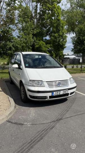 White Volkswagen Sharan 2007 in Vilnius, with an engine capacity of 1.97 L and mileage of 240 thousand km for 2200 €, photo 4 on AUTOMOTO.COM.LV