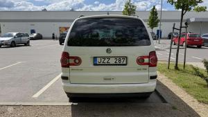 White Volkswagen Sharan 2007 in Vilnius, with an engine capacity of 1.97 L and mileage of 240 thousand km for 2200 €, photo 7 on AUTOMOTO.COM.LV