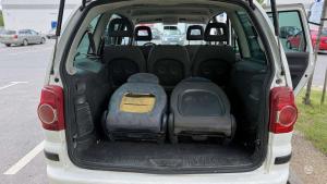 White Volkswagen Sharan 2007 in Vilnius, with an engine capacity of 1.97 L and mileage of 240 thousand km for 2200 €, photo 14 on AUTOMOTO.COM.LV