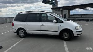 Balts Volkswagen Sharan 2008 Viļņa, ar dzinēja tilpumu 2.80 L un nobraukumu 422 tūkst. km par 870 €, foto 5 vietnē AUTOMOTO.COM.LV