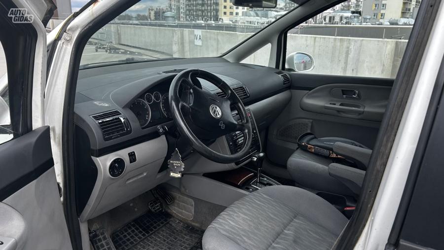 Balts Volkswagen Sharan 2008 Viļņa, ar dzinēja tilpumu 2.80 L un nobraukumu 422 tūkst. km par 870 €, foto 15 vietnē AUTOMOTO.COM.LV