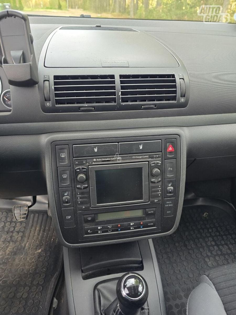Balts Volkswagen Sharan 2010 Varėna, ar dzinēja tilpumu 2.00 L un nobraukumu 298 tūkst. km par 4000 €, foto 8 vietnē AUTOMOTO.COM.LV