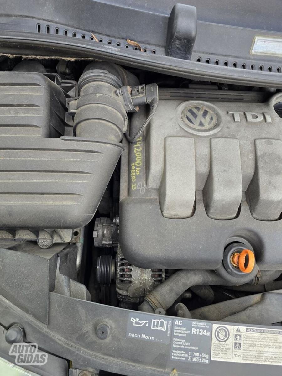 Balts Volkswagen Sharan 2010 Varėna, ar dzinēja tilpumu 2.00 L un nobraukumu 298 tūkst. km par 4000 €, foto 13 vietnē AUTOMOTO.COM.LV