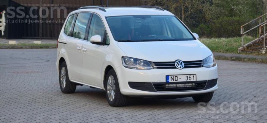 White Volkswagen Sharan 2010 in Cesis, with an engine capacity of 2.00 L and mileage of 298 thousand km for 6750 €, photo 1 on AUTOMOTO.COM.LV