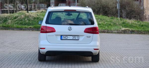 Balts Volkswagen Sharan 2010 Cēsis, ar dzinēja tilpumu 2.00 L un nobraukumu 298 tūkst. km par 6750 €, foto 4 vietnē AUTOMOTO.COM.LV