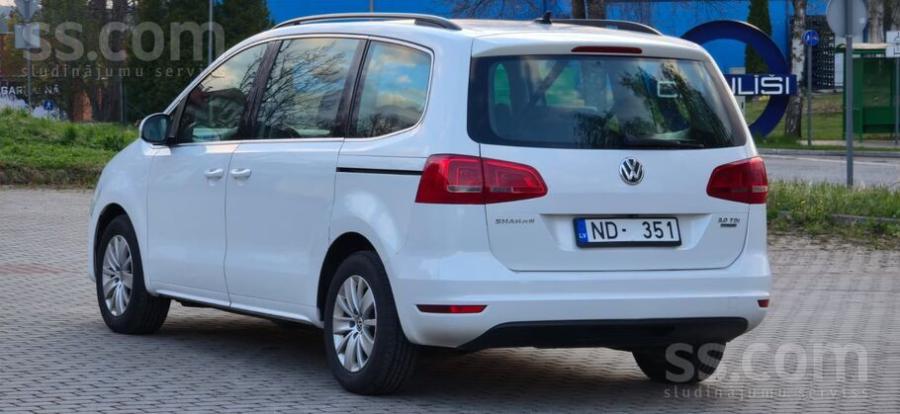 White Volkswagen Sharan 2010 in Cesis, with an engine capacity of 2.00 L and mileage of 298 thousand km for 6750 €, photo 6 on AUTOMOTO.COM.LV
