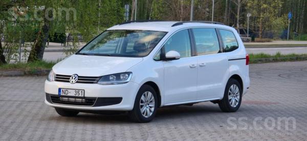 White Volkswagen Sharan 2010 in Cesis, with an engine capacity of 2.00 L and mileage of 298 thousand km for 6750 €, photo 7 on AUTOMOTO.COM.LV