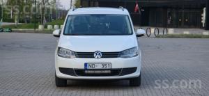 White Volkswagen Sharan 2010 in Cesis, with an engine capacity of 2.00 L and mileage of 298 thousand km for 6750 €, photo 9 on AUTOMOTO.COM.LV