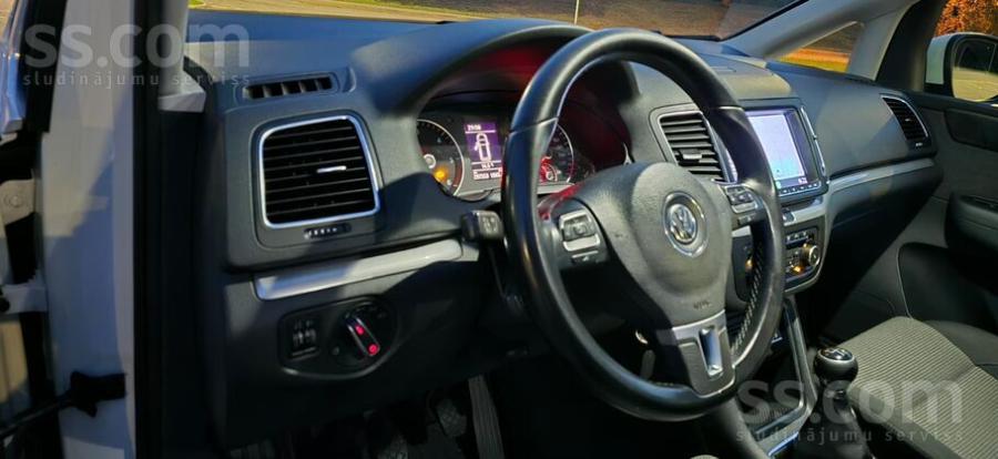 White Volkswagen Sharan 2010 in Cesis, with an engine capacity of 2.00 L and mileage of 298 thousand km for 6750 €, photo 12 on AUTOMOTO.COM.LV