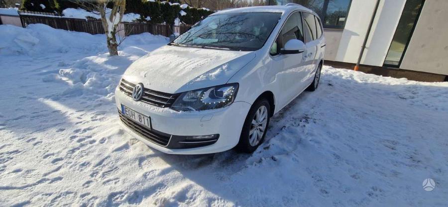 White Volkswagen Sharan 2011 in Vilnius, with an engine capacity of 1.97 L and mileage of 210 thousand km for 8500 €, photo 1 on AUTOMOTO.COM.LV
