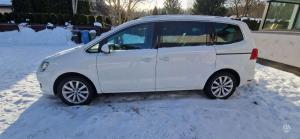White Volkswagen Sharan 2011 in Vilnius, with an engine capacity of 1.97 L and mileage of 210 thousand km for 8500 €, photo 2 on AUTOMOTO.COM.LV