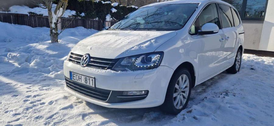 White Volkswagen Sharan 2011 in Vilnius, with an engine capacity of 1.97 L and mileage of 210 thousand km for 8500 €, photo 6 on AUTOMOTO.COM.LV