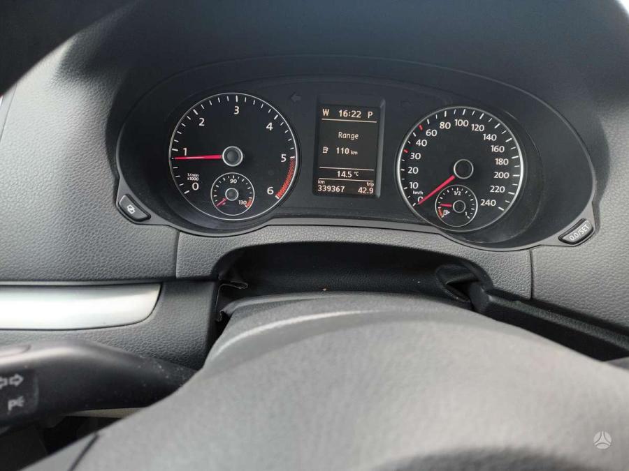 Balts Volkswagen Sharan 2011 Tauragė, ar dzinēja tilpumu 1.97 L un nobraukumu 340 tūkst. km par 4800 €, foto 8 vietnē AUTOMOTO.COM.LV