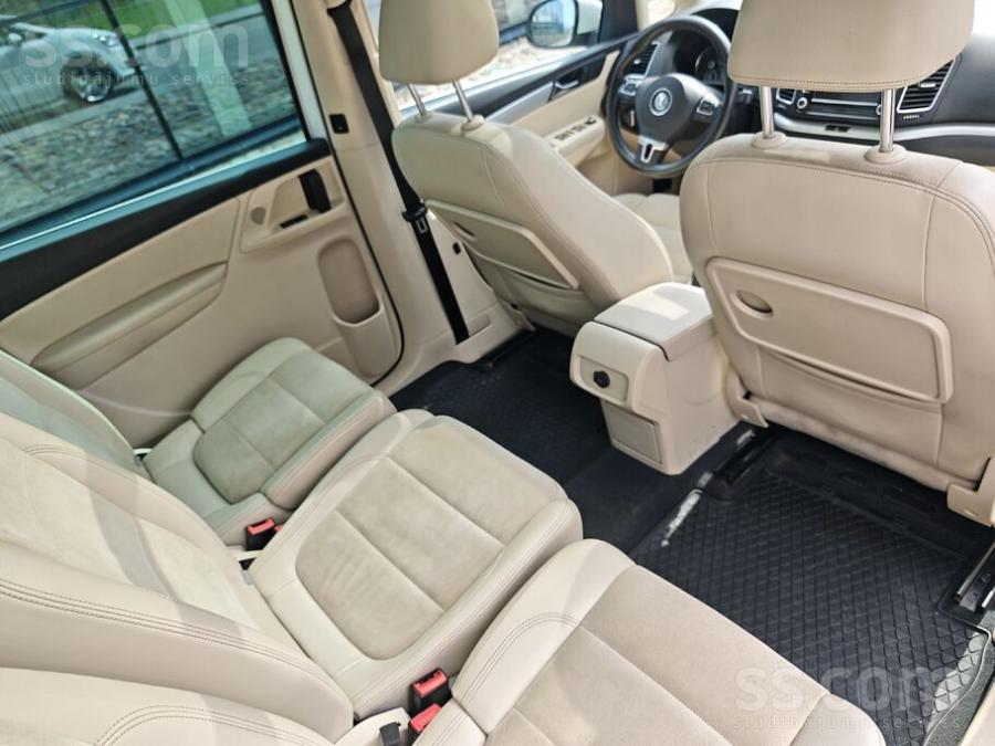 Balts Volkswagen Sharan 2011 Rīga, ar dzinēja tilpumu 2.00 L un nobraukumu 339 tūkst. km par 7000 €, foto 14 vietnē AUTOMOTO.COM.LV
