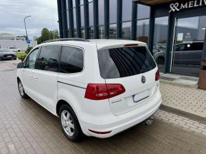 White Volkswagen Sharan 2011 in Kaunas, with an engine capacity of 1.97 L and mileage of 280 thousand km for 5500 €, photo 5 on AUTOMOTO.COM.LV