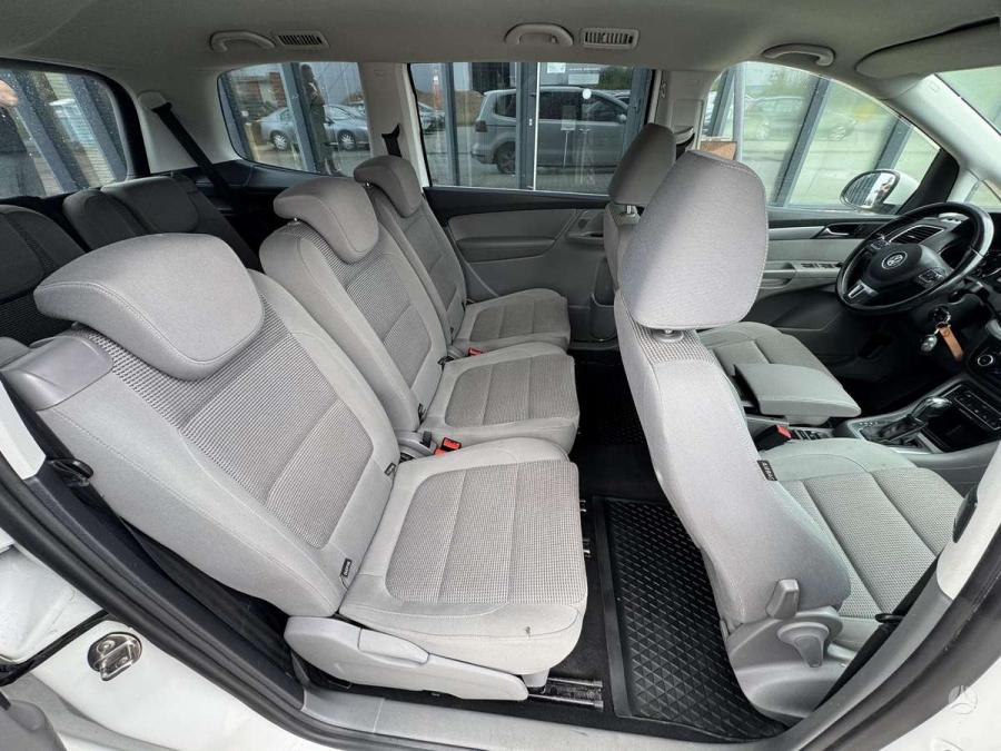 White Volkswagen Sharan 2011 in Kaunas, with an engine capacity of 1.97 L and mileage of 280 thousand km for 5500 €, photo 7 on AUTOMOTO.COM.LV