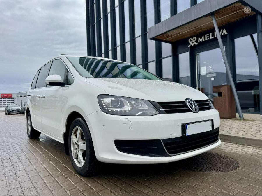 White Volkswagen Sharan 2011 in Kaunas, with an engine capacity of 1.97 L and mileage of 280 thousand km for 5500 €, photo 14 on AUTOMOTO.COM.LV