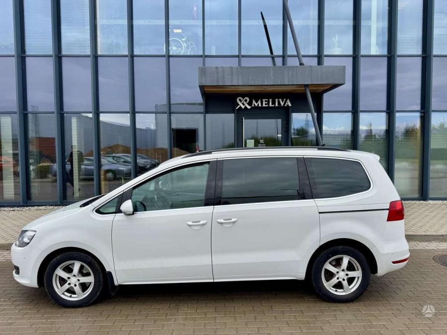 White Volkswagen Sharan 2011 in Kaunas, with an engine capacity of 1.97 L and mileage of 280 thousand km for 5500 €, photo 17 on AUTOMOTO.COM.LV